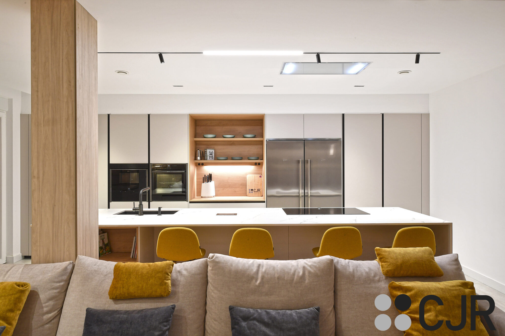 Cocina moderna abierta al salon con isla Dekton Kairos CJR | Cocinas ...