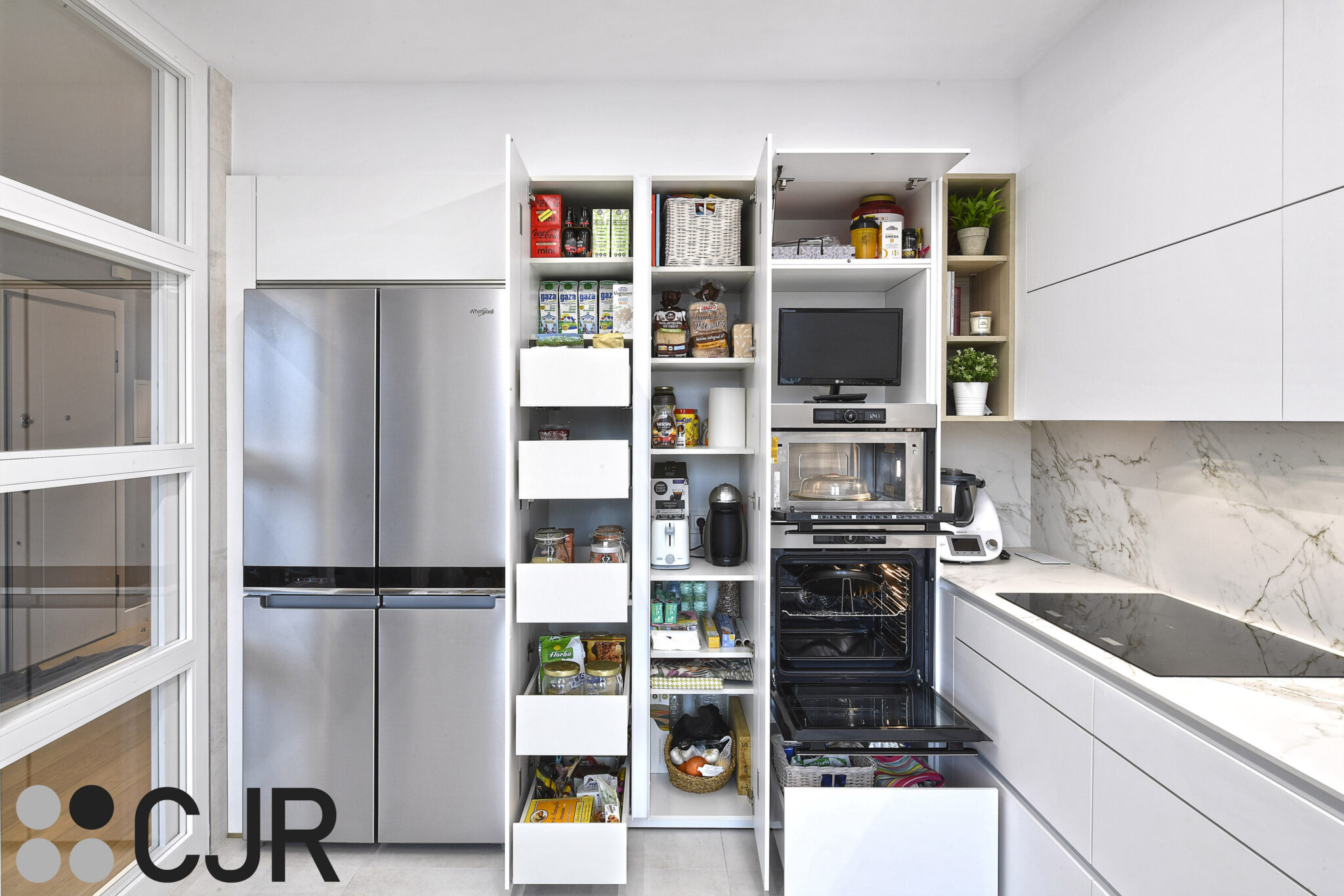 Cocina moderna en L blanca semiabierta CJR | Cocinas CJR Santos