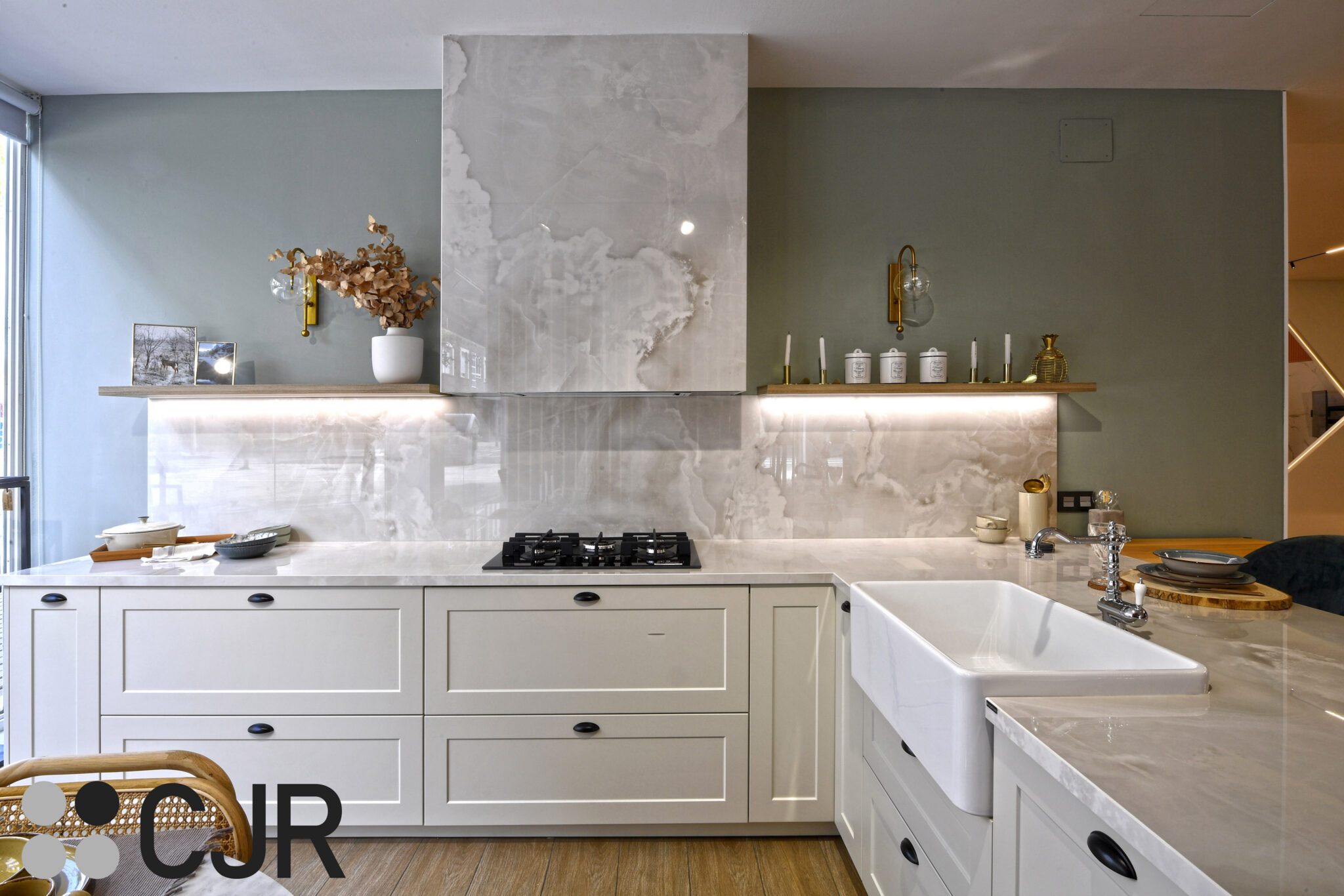 Cocina rustica blanca y Dekton Helena CJR | Cocinas CJR Santos